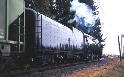 SP 4449 Through Hillsboro, OR on September 30, 2000
